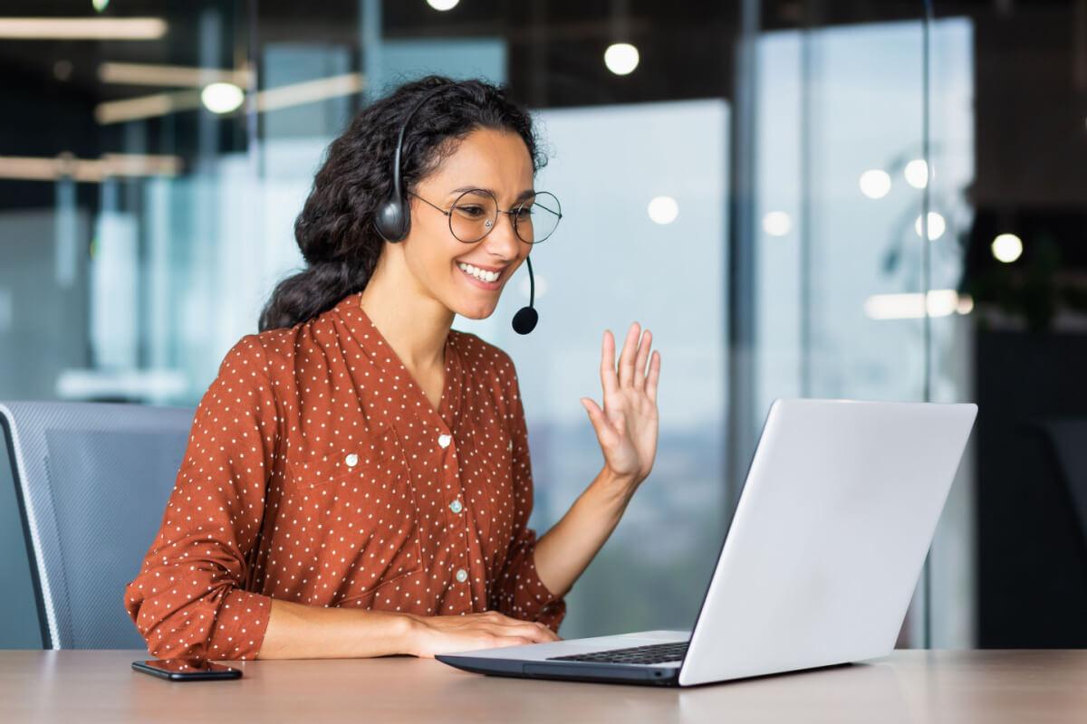 Greet Customers: Tips For Contact Centers | NAOS Solutions Greet Customers: Tips For Contact Centers | NAOS Solutions