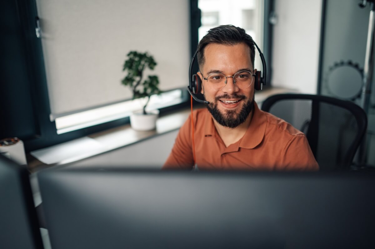 Voice Vs. Non-Voice Customer Service | CX Blog